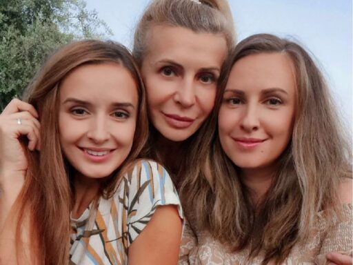 Рита расцвела, Ольга обабилась, мама Ирина осваивается на Кипре: как живут Агибаловы после «Дома ...